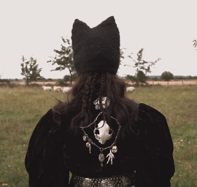 Listen: Ren Harvieu - "Black Wig" -- Obscure Sound
