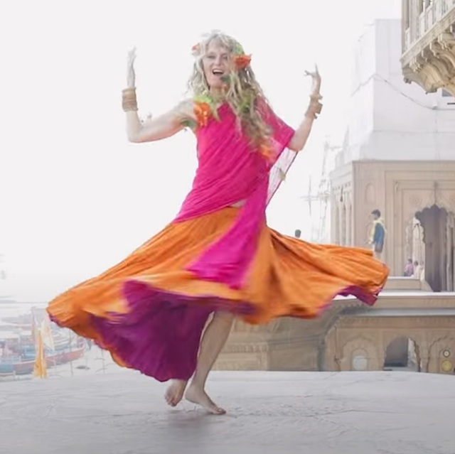 Ananda Xenia Shakti & Love Power the Band - "Hare Hare Dance"