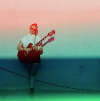 Premiere: Moira Mack - "I Worry I Worry"